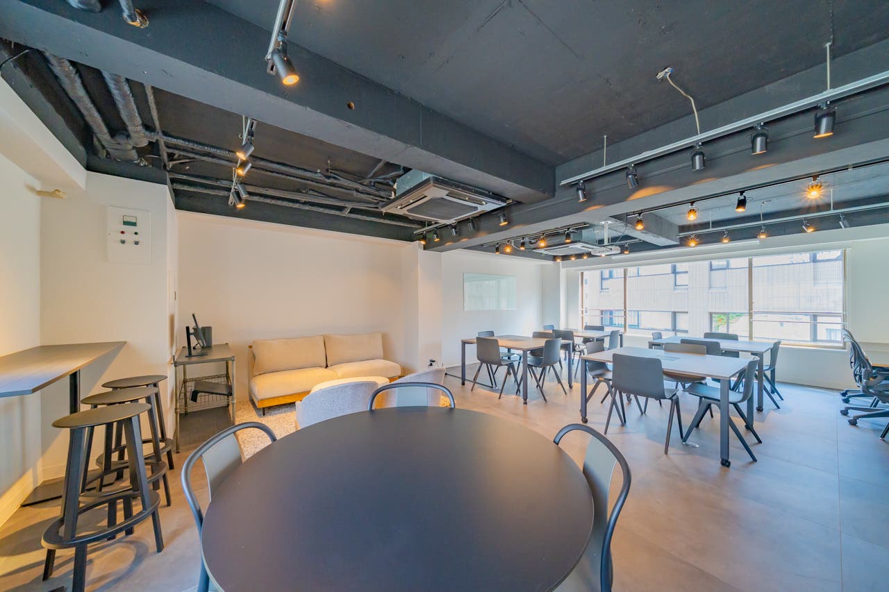 SPOTとして初のイーストエリアにオープン！質の高いデザイナーズ家具が揃った黒を基調としたデザイナーズ1日オフィス。の写真4