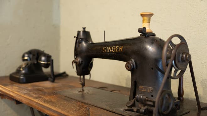 ドライフラワーとアーチ窓に包まれた本格的アンティーク撮影スタジオ|アパレル|ポートレート|物撮り|ムービーの写真17