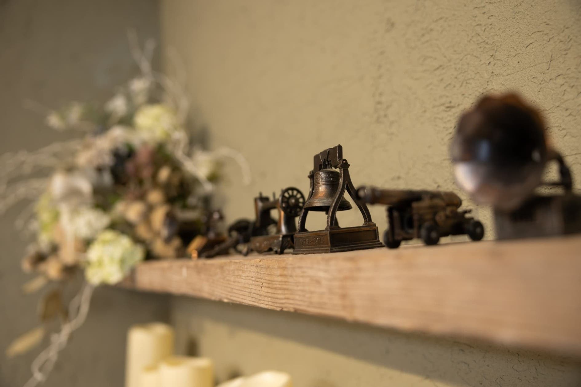 ドライフラワーとアーチ窓に包まれた本格的アンティーク撮影スタジオ｜アパレル｜ポートレート｜物撮り｜ムービーの写真23