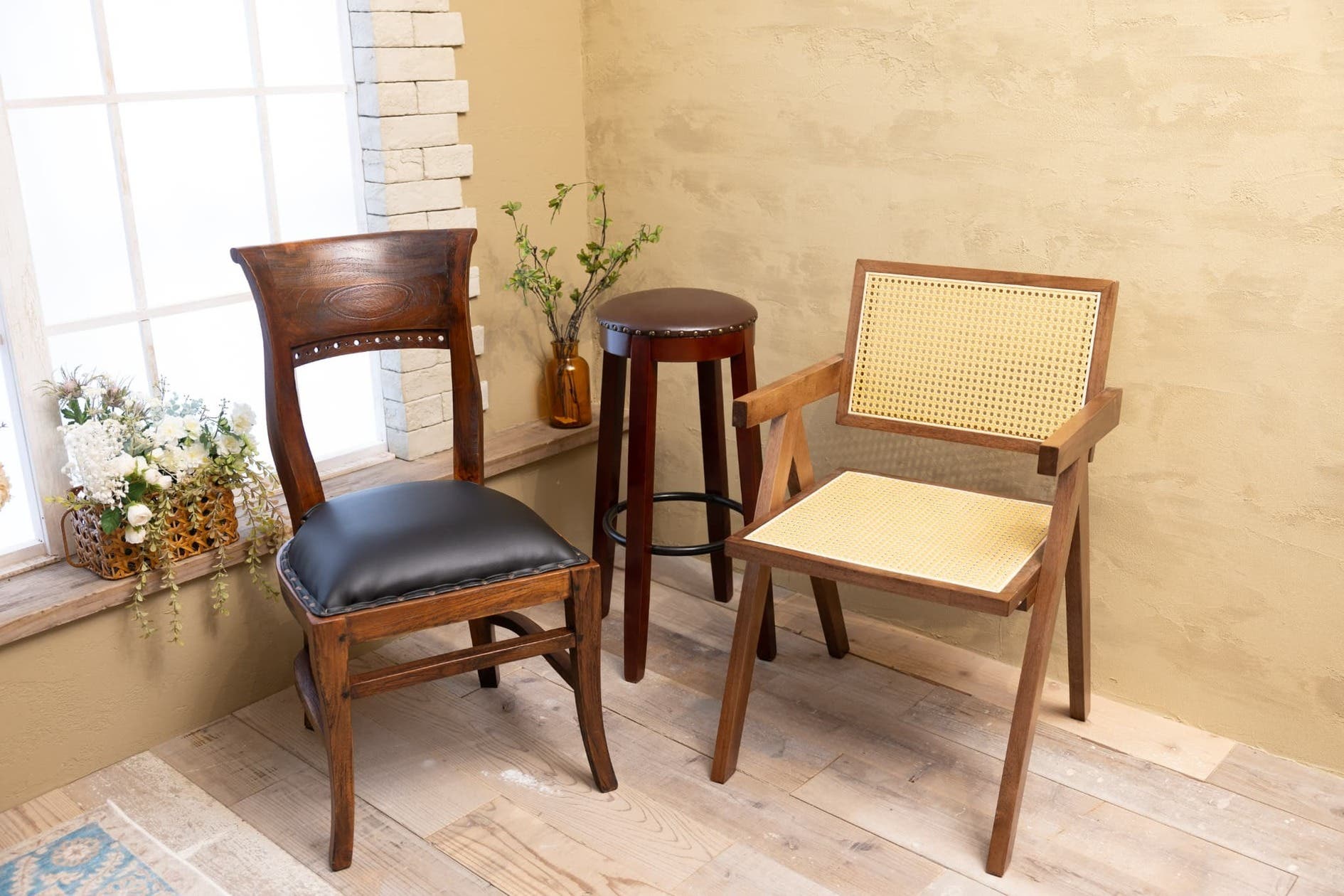 ドライフラワーとアーチ窓に包まれた本格的アンティーク撮影スタジオ｜アパレル｜ポートレート｜物撮り｜ムービーの写真27