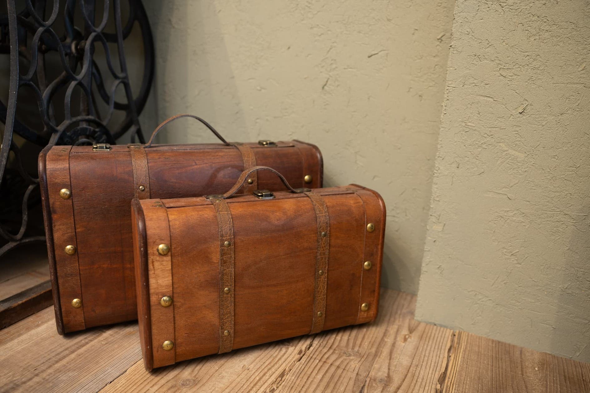 ドライフラワーとアーチ窓に包まれた本格的アンティーク撮影スタジオ｜アパレル｜ポートレート｜物撮り｜ムービーの写真29