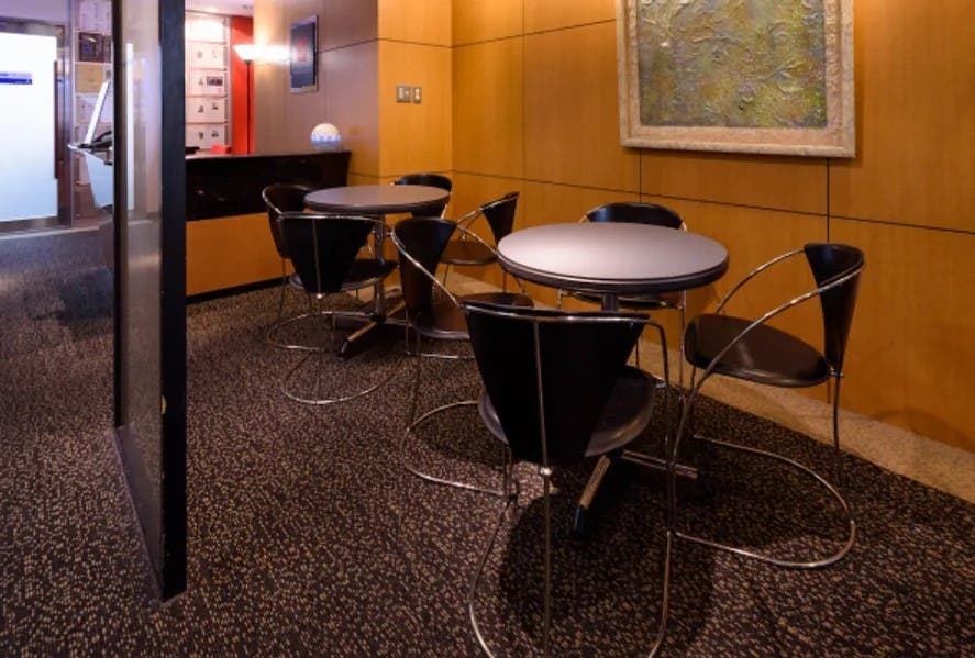 RoomF【外苑前駅から徒歩20秒！】～スクール42名。高速WiFi！飲食物持込可（ゴミ持ち帰り不要）！受付常駐で安心！の写真6