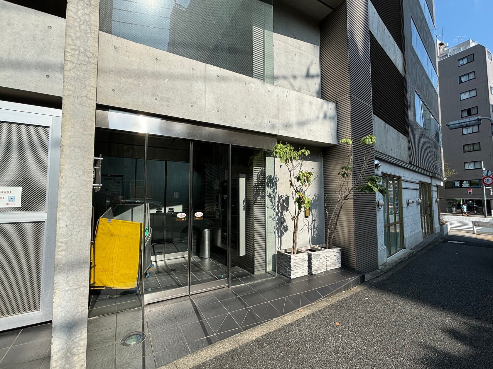 【恵比寿・広尾】自重💪女性パーソナル🏋️ウォーターサーバー、シャワー🚿全身鏡｜TRX｜着替えスペース｜ダンス[40]の写真12