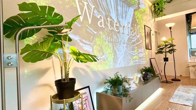 池袋駅徒歩5分🚶♂️最大12名◎交流会・懇親会に最適✨女子会・推し活・忘年会🍷映画鑑賞🎥コスプレ撮影📷クリスマス🎄の写真19