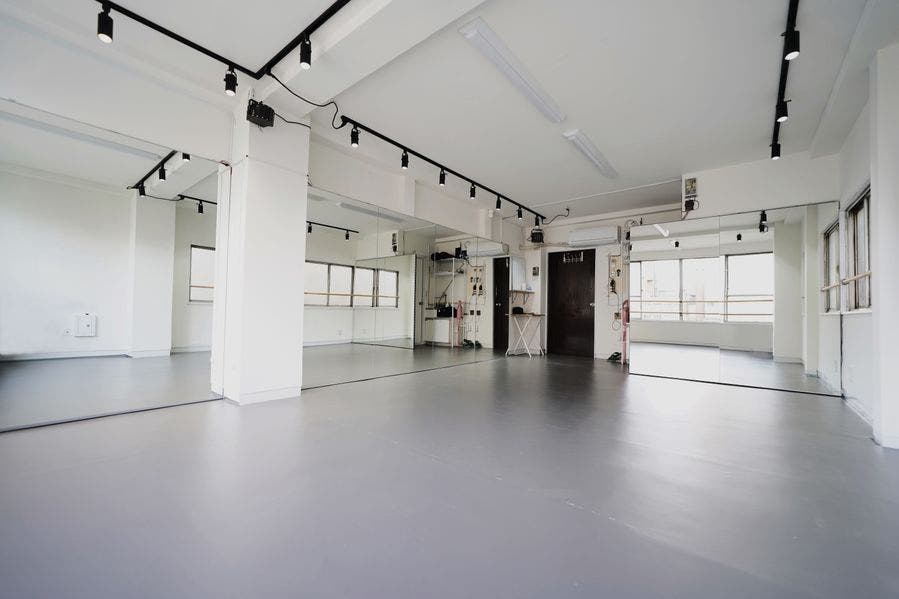 人気★新店割【12名】御茶ノ水駅前立地！最高級舞台床リノリウム&コソ連の写真4