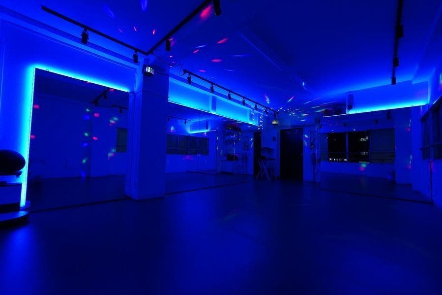 人気★新店割【12名】御茶ノ水駅前立地！最高級舞台床リノリウム&コソ連の写真12