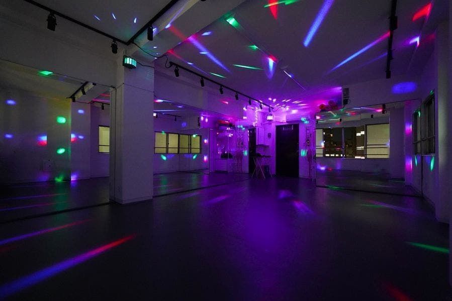 人気★新店割【12名】御茶ノ水駅前立地！最高級舞台床リノリウム&コソ連の写真14