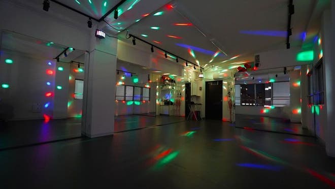 人気★新店割【12名】御茶ノ水駅前立地!最高級舞台床リノリウム&コソ連の写真15