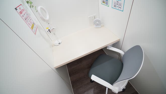 <ビズボ東京駅八重洲日本橋No.3>【OPEN SALE】【換気ファン付完全個室】日本橋駅A7番出口徒歩1分🚃光Wi-Fi📶電源の写真1