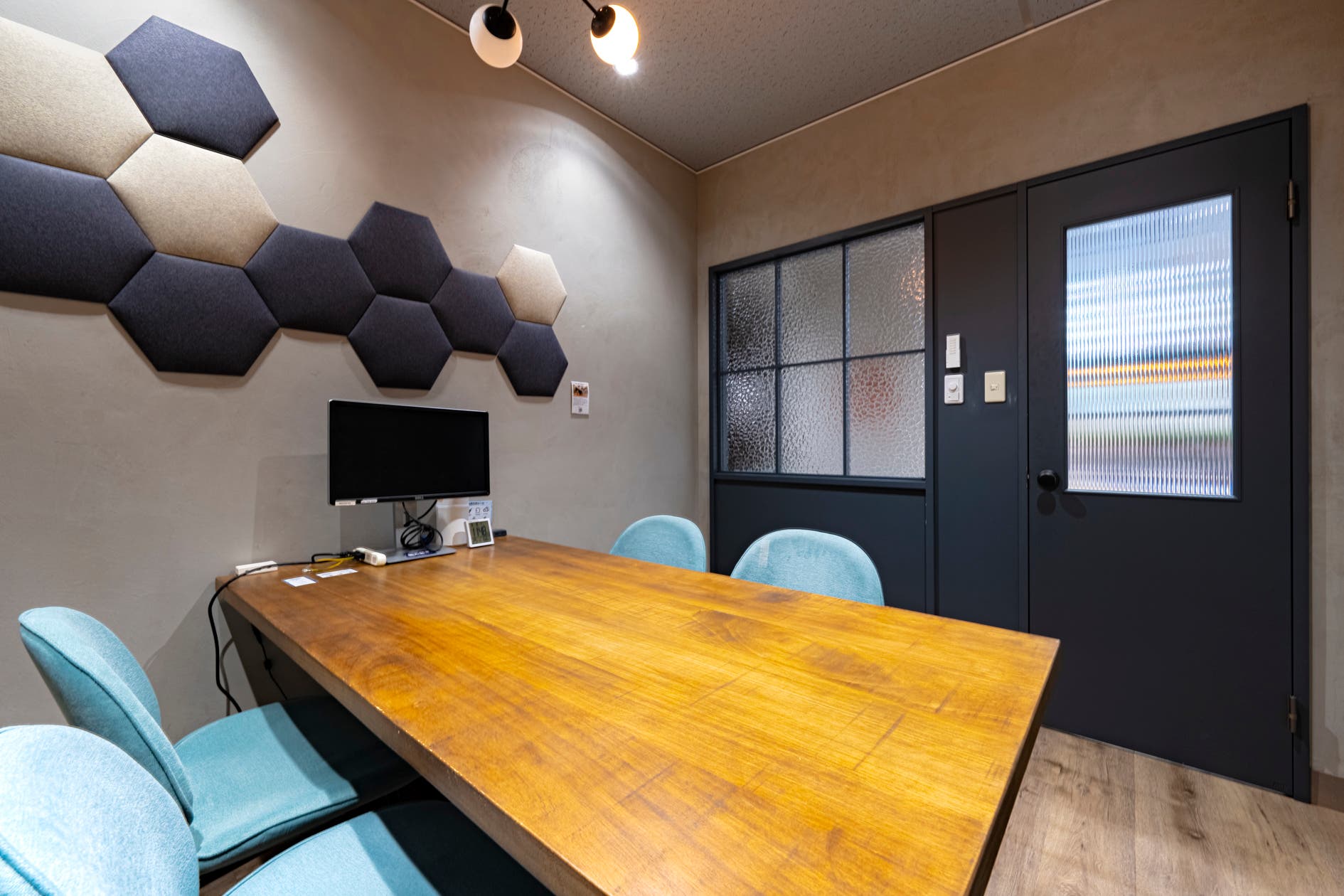 スペモ🏰渋谷5分🤩会議💻モニター完備✨テレワーク💻作業部屋✍️547_LULLTECHBEACH-Room渋谷1の写真5