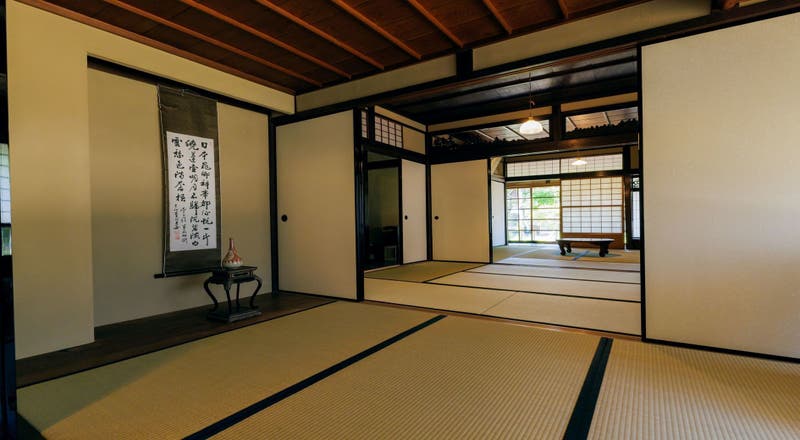 【名古屋から車で約45分】築350年の文化財邸宅スタジオです/定番の白ホリに趣ある和室と洋間/町並みでの撮影が可能です