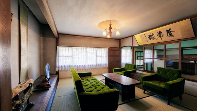 【名古屋から車で約45分】築350年の文化財邸宅スタジオです/定番の白ホリに趣ある和室と洋間/町並みでの撮影が可能ですの写真3