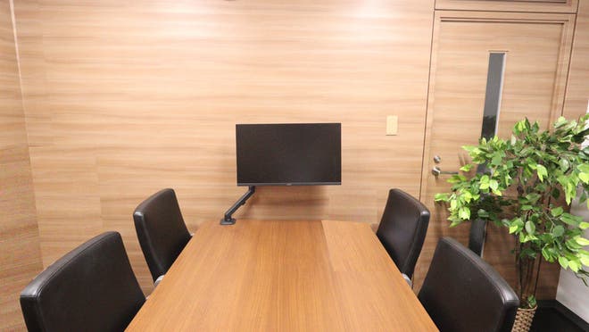 【梅田駅地下直結で最高の立地!大阪駅前第2ビル!10名利用可】大型モニター・WiFi全て無料!ふれあい貸し会議室 梅田No118の写真2