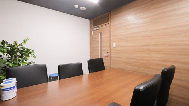 【梅田駅地下直結で最高の立地!大阪駅前第2ビル!10名利用可】大型モニター・WiFi全て無料!ふれあい貸し会議室 梅田No118の写真4