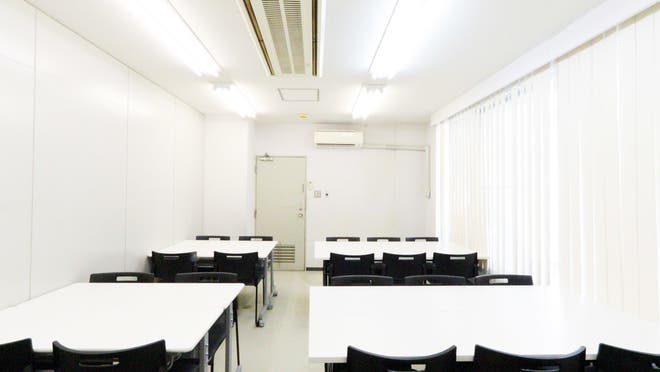 【心斎橋駅7番出口徒歩72秒!25名利用可!】50インチ大型モニター・WiFi無料!ふれあい貸し会議室 心斎橋No120の写真8