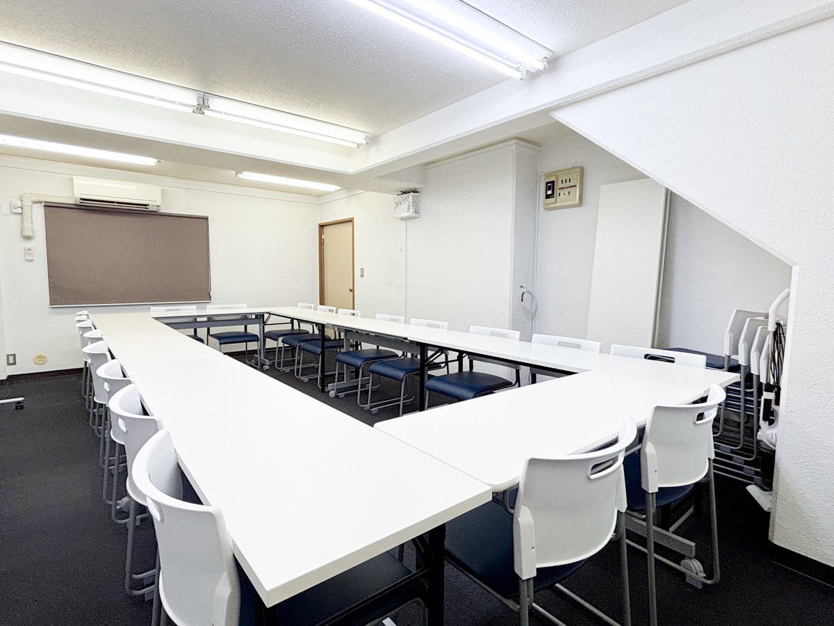 【JR品川駅徒歩3分！28名利用可】大型55インチモニター・WiFi全て無料！男女別トイレ有！ふれあい貸し会議室 品川No102の写真9