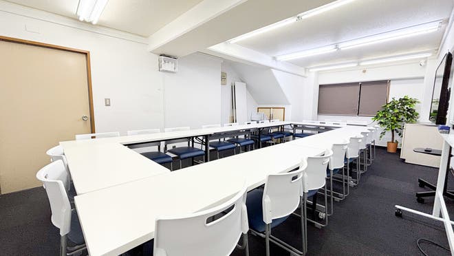 【JR品川駅徒歩3分!28名利用可】大型55インチモニター・WiFi全て無料!男女別トイレ有!ふれあい貸し会議室 品川No102の写真10