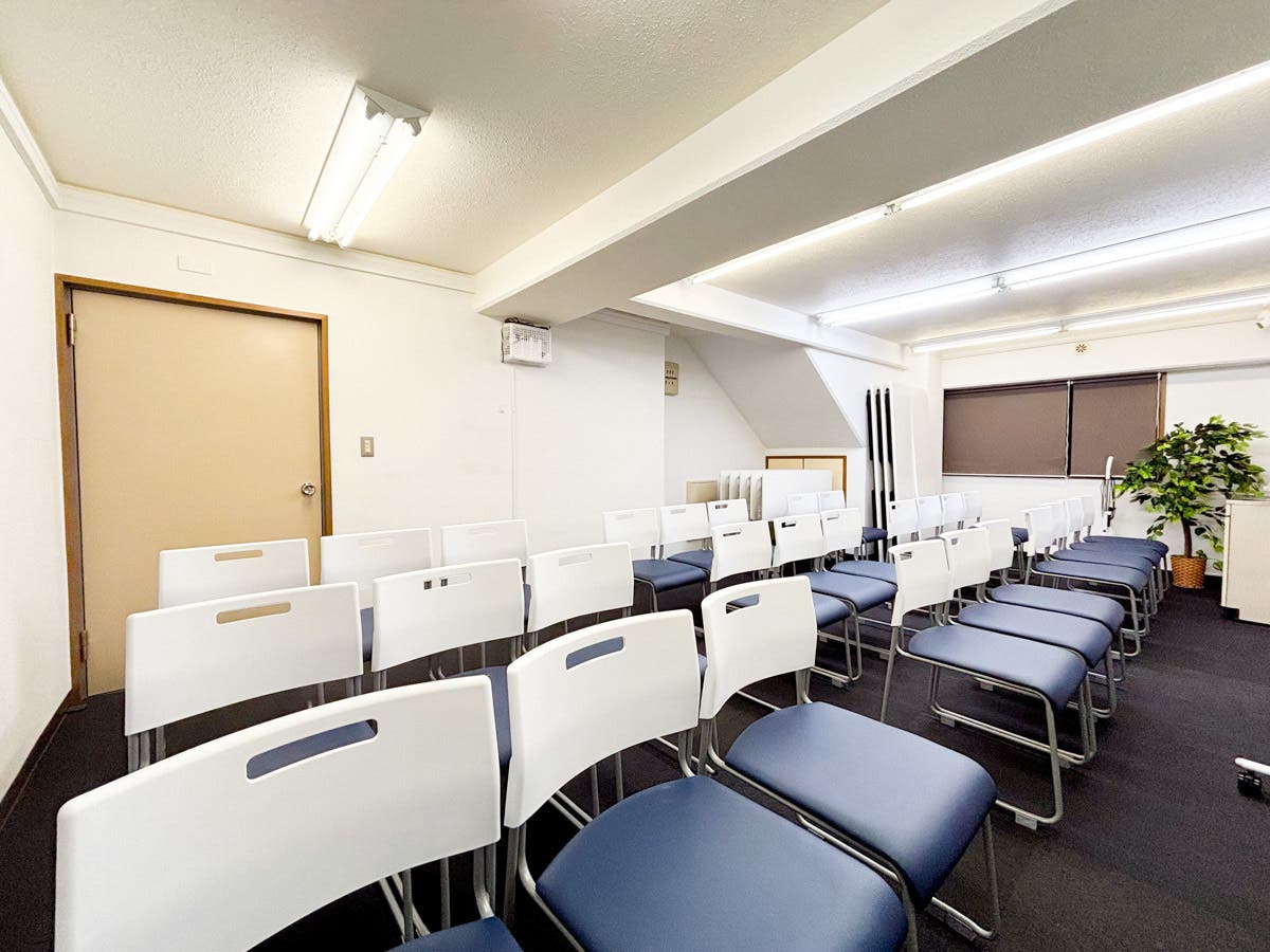 【JR品川駅徒歩3分！28名利用可】大型55インチモニター・WiFi全て無料！男女別トイレ有！ふれあい貸し会議室 品川No102の写真13