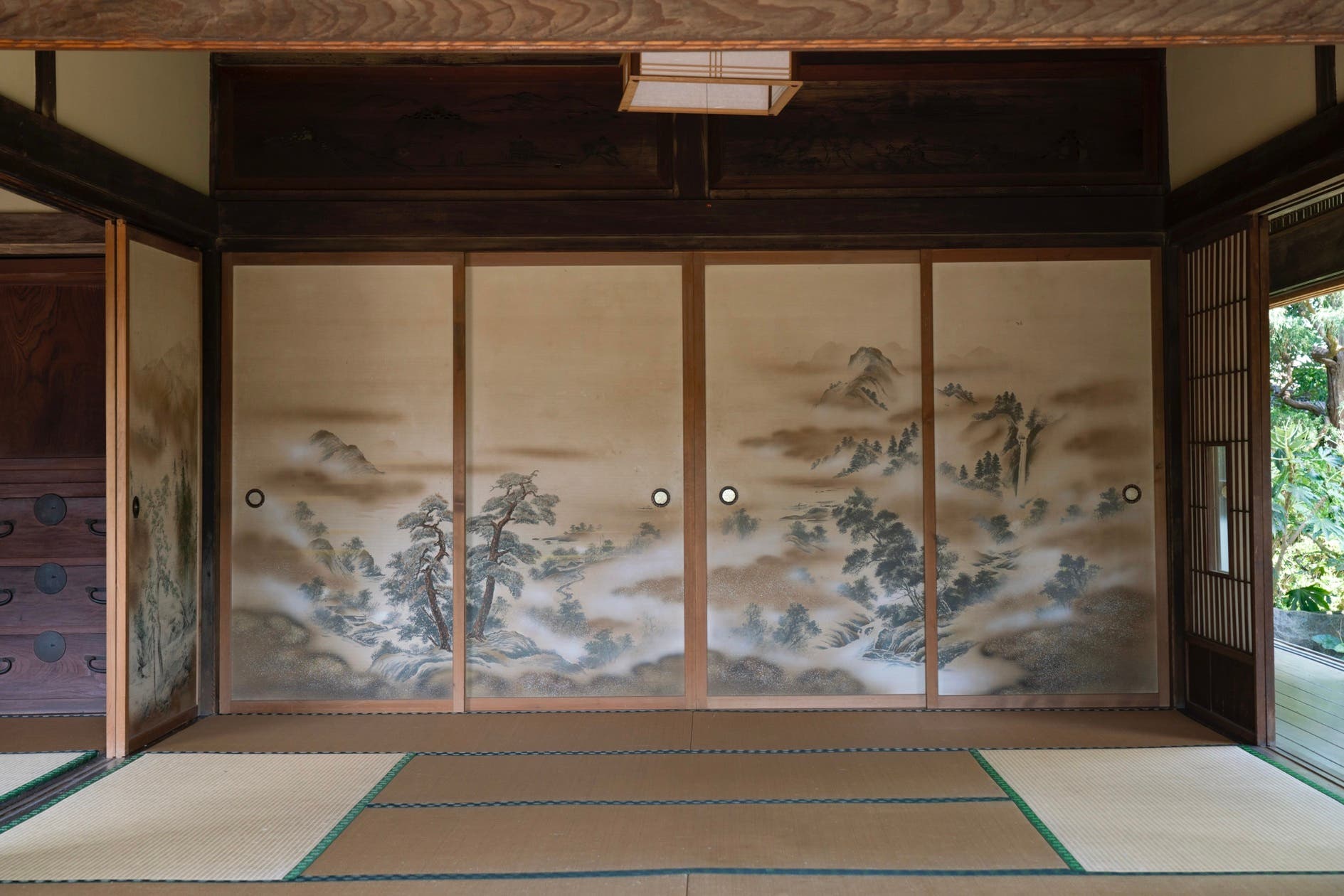 長屋門・母屋・3つの蔵・日本庭園・屋敷林で構成された農家屋敷の写真9