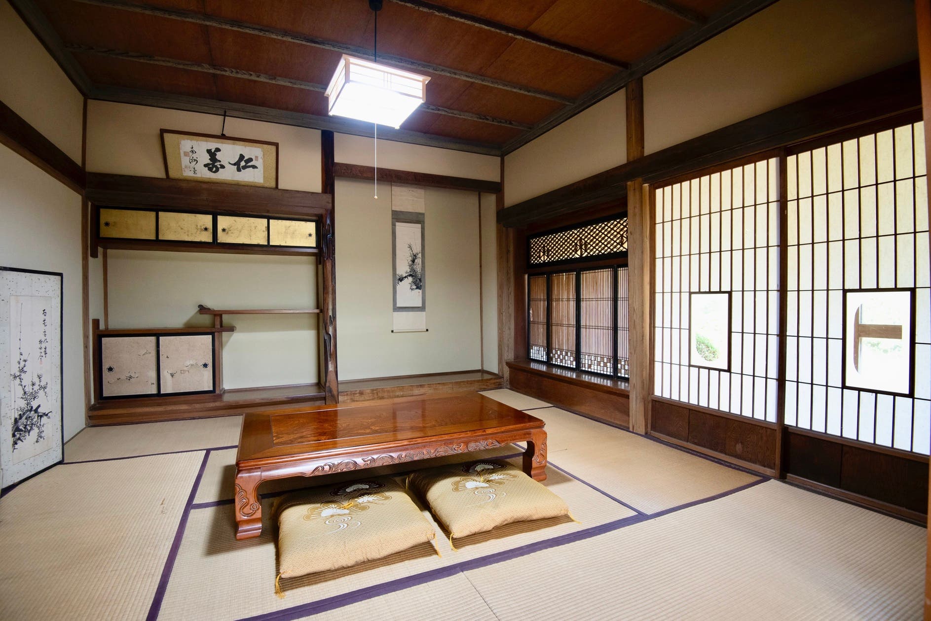 長屋門・母屋・3つの蔵・日本庭園・屋敷林で構成された農家屋敷の写真10