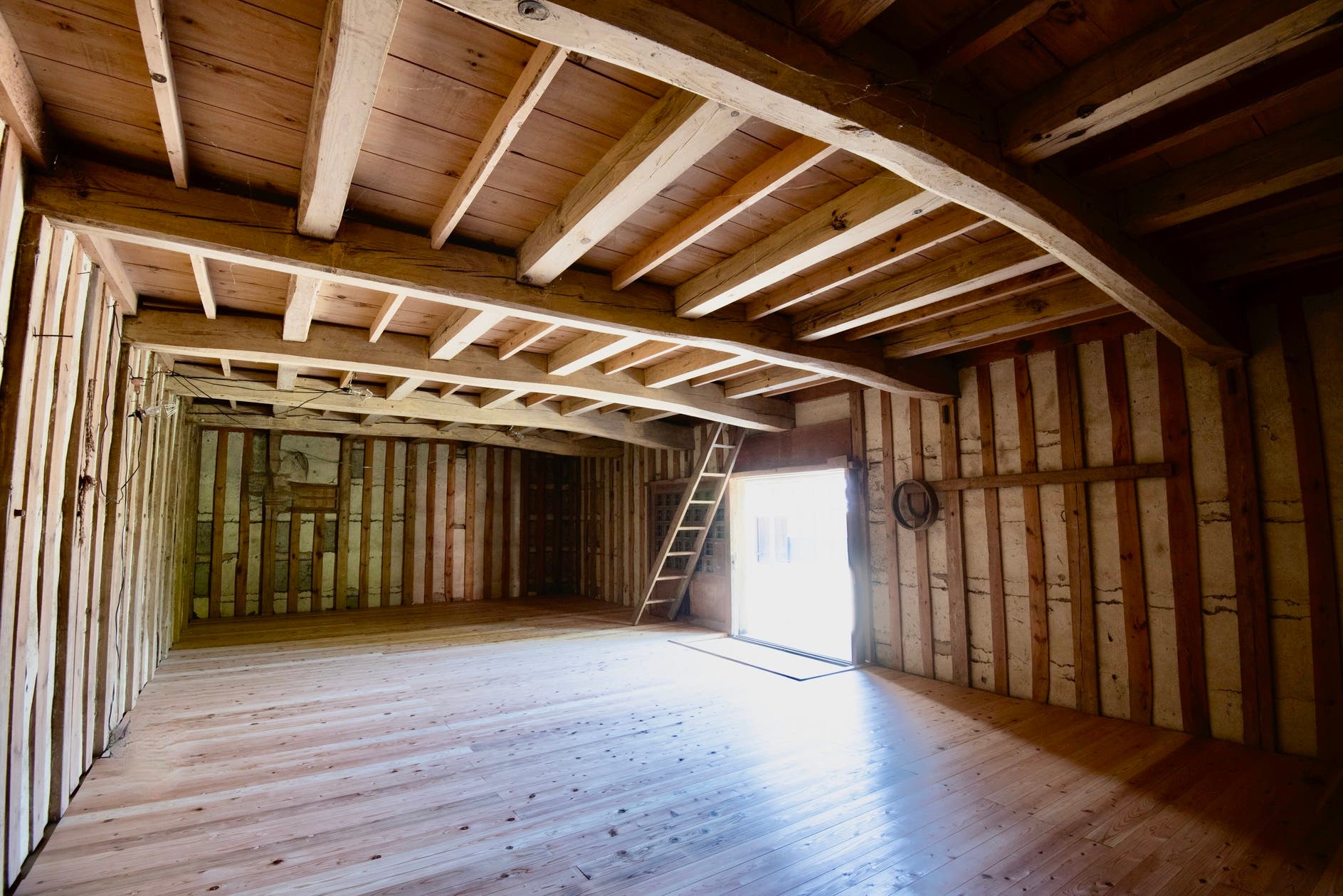 長屋門・母屋・3つの蔵・日本庭園・屋敷林で構成された農家屋敷の写真22