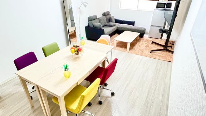 毎日清掃🧹<フルーツスペース🍋奈良>【室内動画あり】⭐️インボイス対応⭐️直前割⭐️65㌅TV⭐️広々33㎡⭐️飲食OKの写真1