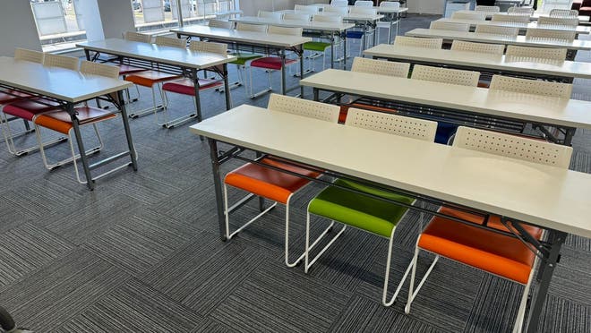 福岡新宮町10名様から着席40名まで 多目的にご利用可能です。ご相談ください。の写真1