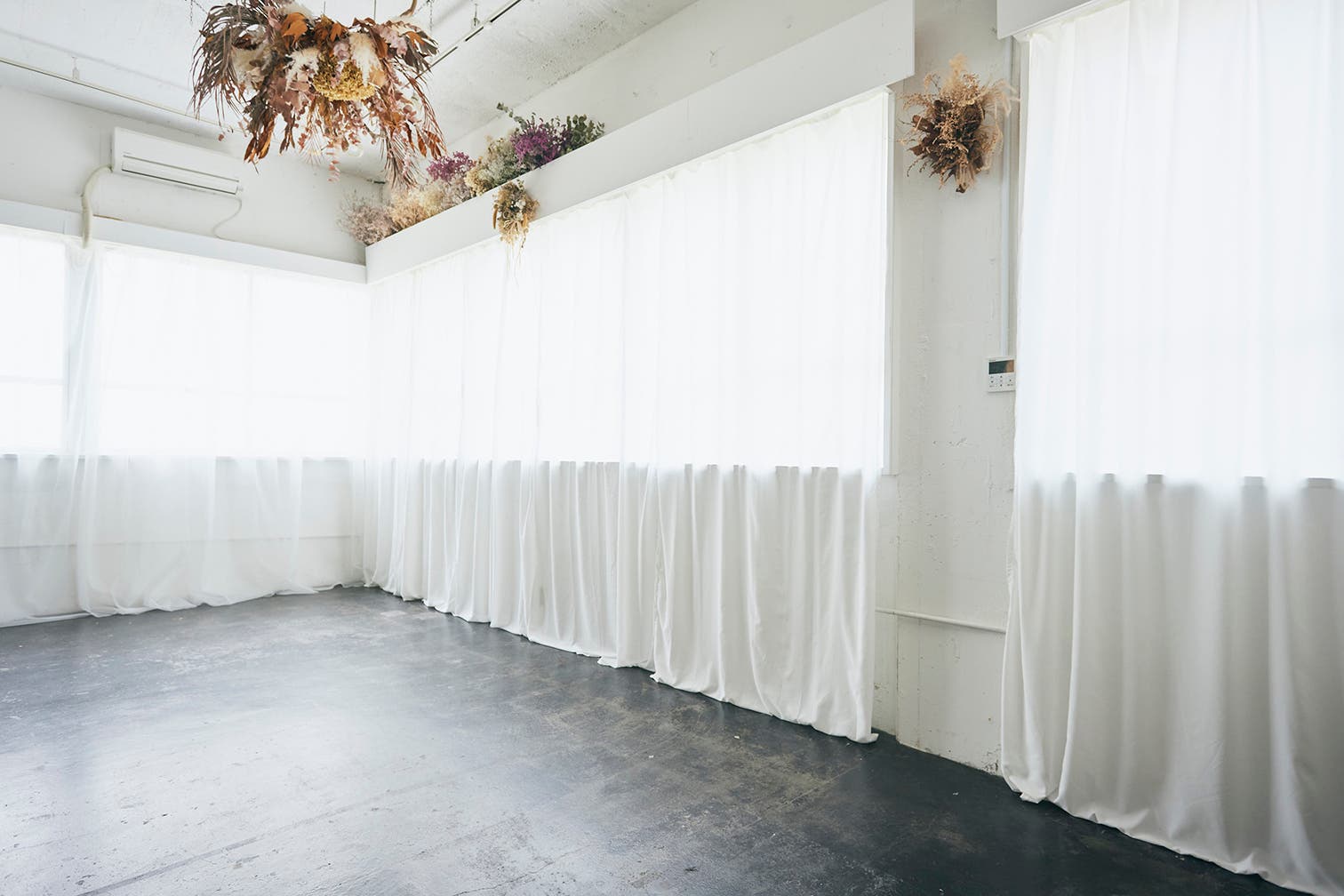 天満駅徒歩1分/天井高3.4m/自然光の綺麗なレンタルスペース、撮影スタジオの写真5