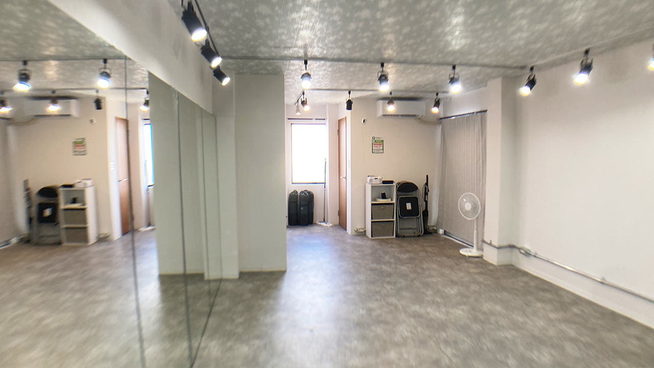 【JR吹田駅2分】地域最安値級！少人数向けダンスができるレンタルスタジオの写真6