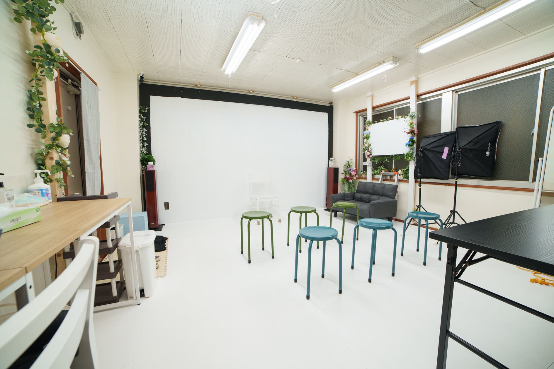 会議｜撮影🧑‍💻神戸三宮駅3分到着✨3m巨大スクリーン映画鑑賞/ミーティング/床面白塗装/土足禁止/会議も明るい！便利！の写真11