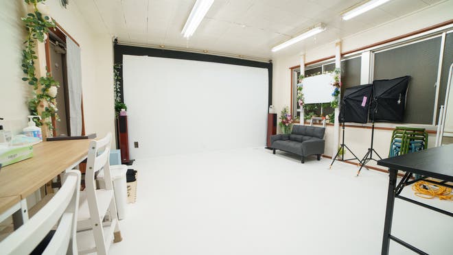 会議|撮影🧑💻神戸三宮駅3分到着✨3m巨大スクリーン映画鑑賞/ミーティング/床面白塗装/土足禁止/会議も明るい!便利!の写真5