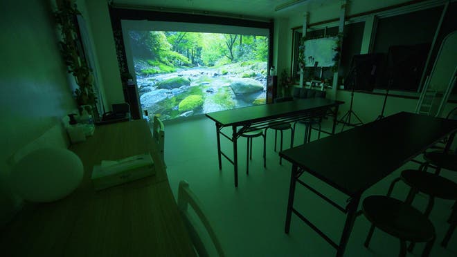 会議|撮影🧑💻神戸三宮駅3分到着✨3m巨大スクリーン映画鑑賞/ミーティング/床面白塗装/土足禁止/会議も明るい!便利!の写真7