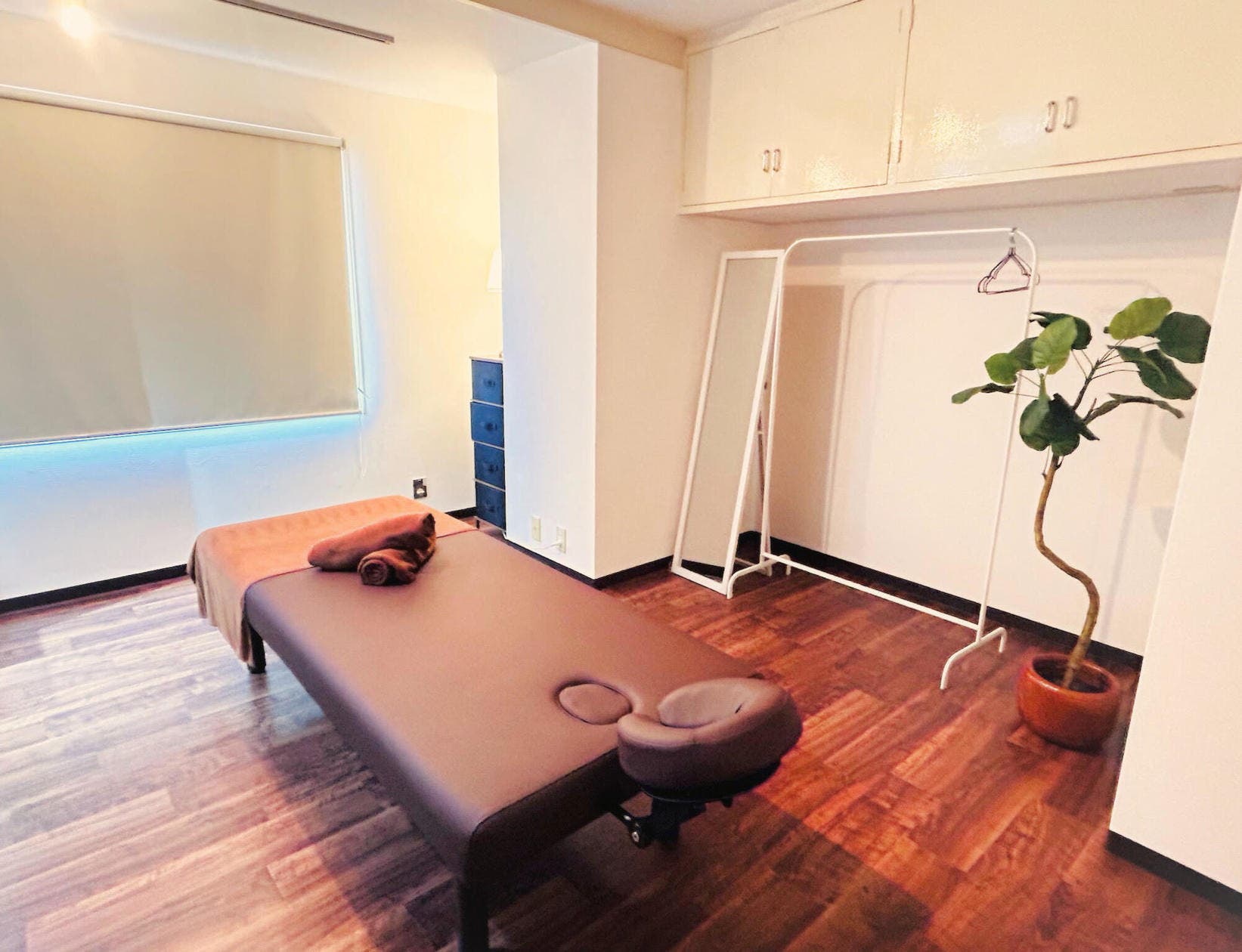 【～ゆったり広々、開放的なプライベートサロン～】心斎橋駅・本町駅より徒歩5分程《備品充実/日当たり良好/電動昇降ベッド》の写真5