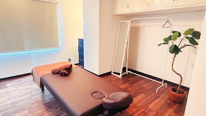 【~ゆったり広々、開放的なプライベートサロン~】心斎橋駅・本町駅より徒歩5分程《備品充実/日当たり良好/電動昇降ベッド》の写真5