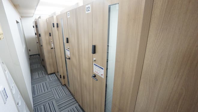 <ビズボ東京駅八重洲日本橋No.4>【OPEN SALE】【換気ファン付完全個室】日本橋駅A7番出口徒歩1分🚃光Wi-Fi📶電源の写真5