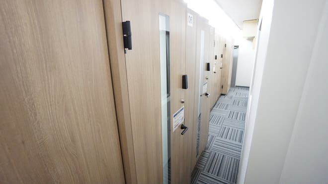 <ビズボ東京駅八重洲日本橋No.6>【OPEN SALE】【換気ファン付完全個室】日本橋駅A7番出口徒歩1分🚃光Wi-Fi📶電源の写真4