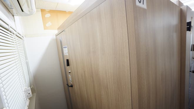 <ビズボ東京駅八重洲日本橋No.6>【OPEN SALE】【換気ファン付完全個室】日本橋駅A7番出口徒歩1分🚃光Wi-Fi📶電源の写真5