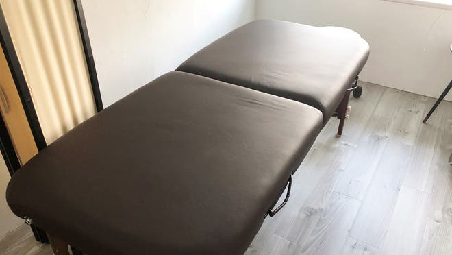 箕面萱野駅から徒歩5分のカフェ店内のサロンルーム(無料駐車場あり)の写真3