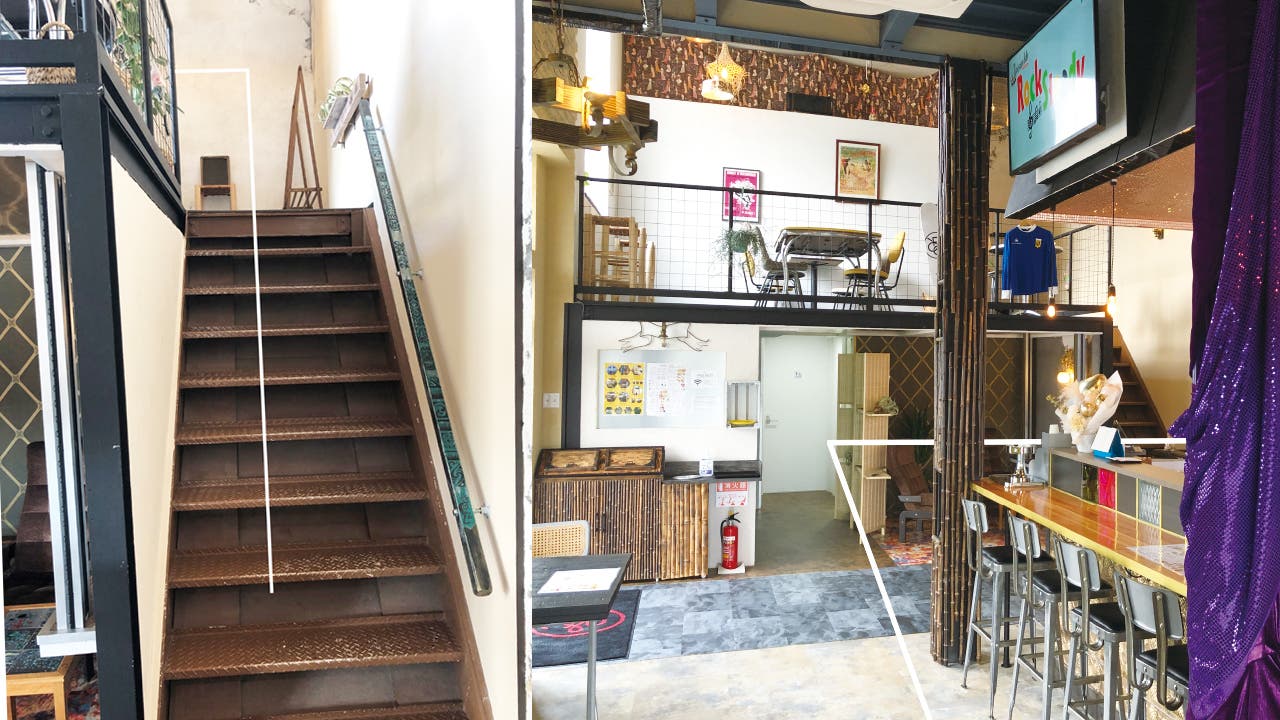 箕面萱野駅から徒歩５分のカフェ店内のサロンルーム（無料駐車場あり）の写真6