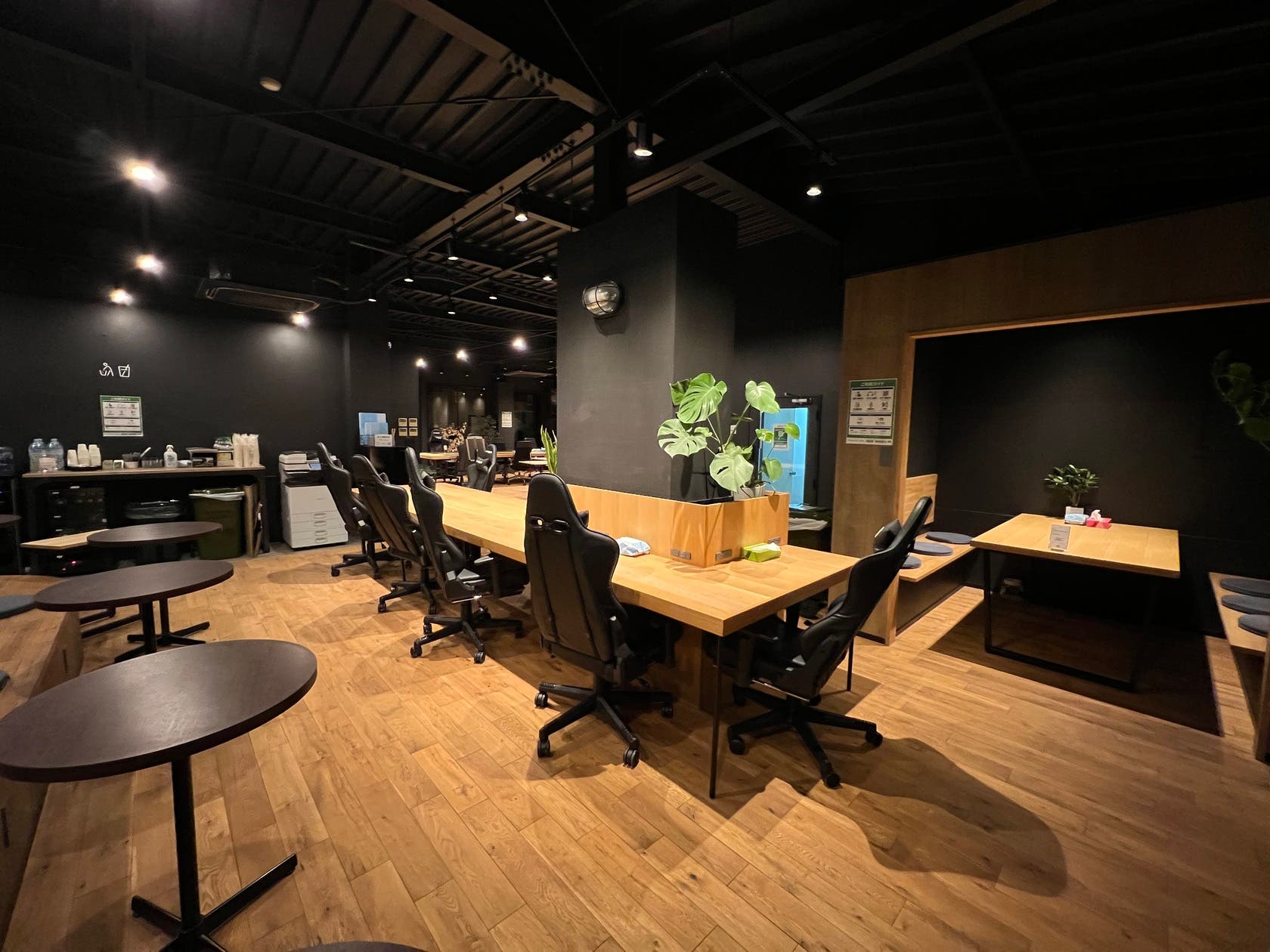 【西中島南方駅から徒歩5分】1時間 1,420円！｜3F_RoomD（定員10名）モニター付き◎の写真12