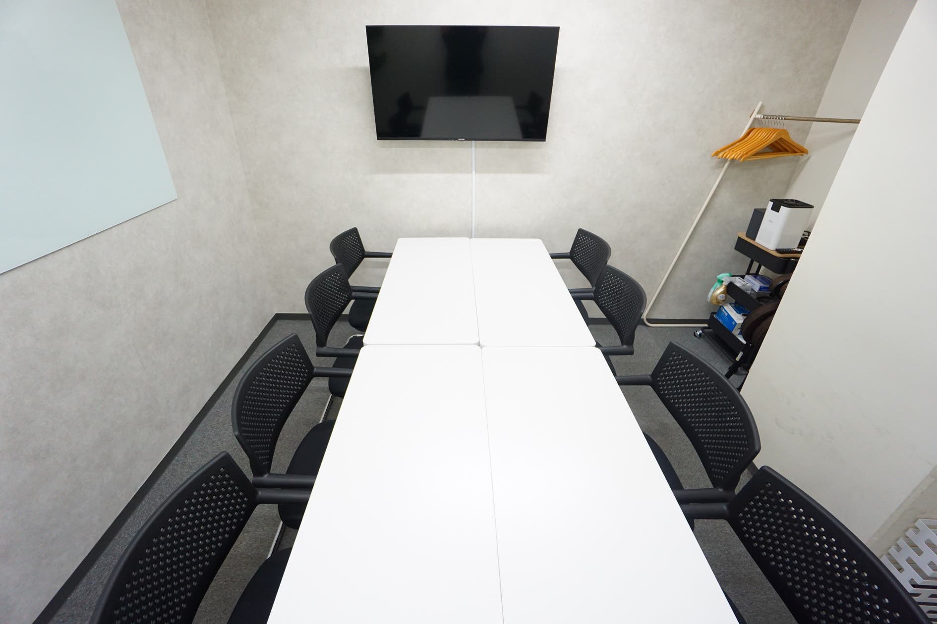 ＜大阪駅チカビジネス会議室＞OPEN記念価格SALE！大阪駅/北新地駅直結🚃Wi-Fi📶スマートテレビ📺会議/セミナー/Zoomの写真3