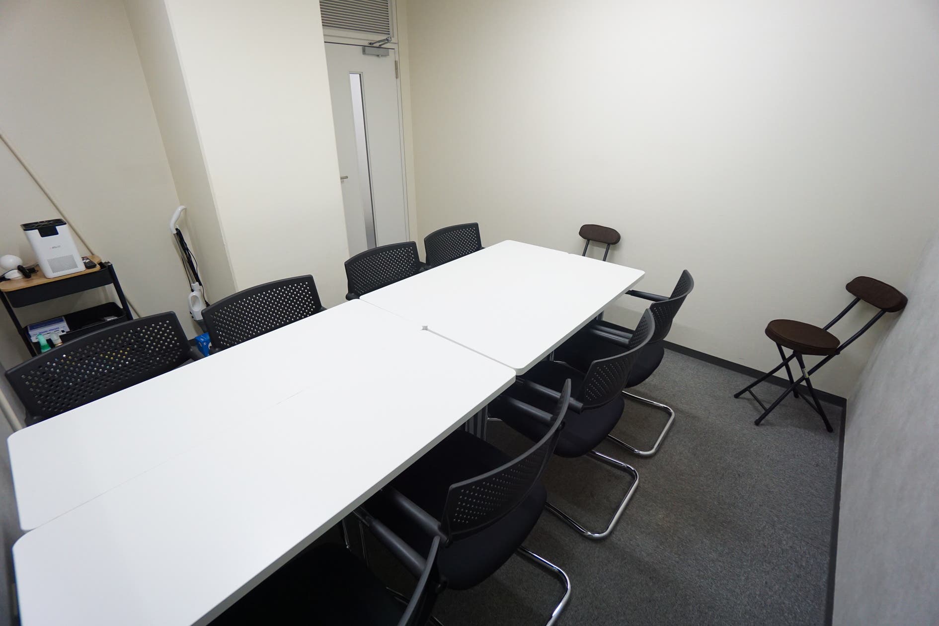 ＜大阪駅チカビジネス会議室＞OPEN記念価格SALE！大阪駅/北新地駅直結🚃Wi-Fi📶スマートテレビ📺会議/セミナー/Zoomの写真7