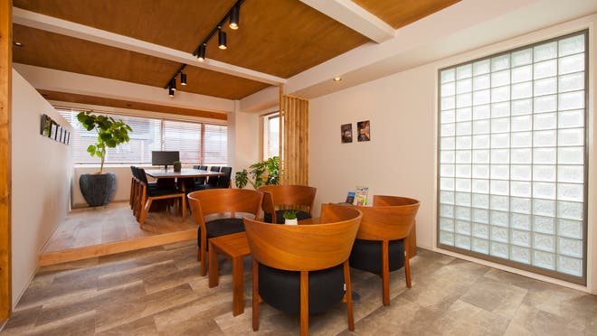 京都駅から徒歩5分のレンタル会議室 自然光 おしゃれの写真3