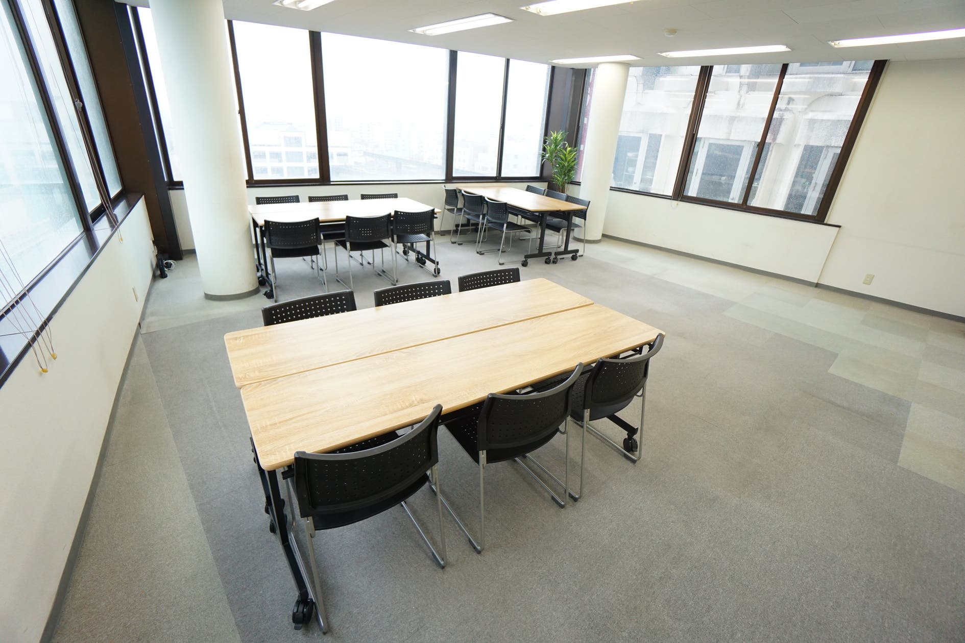 ＜スカイラークビル8階貸会議室＞小田原駅徒歩1分🚃高速光回線Wi-Fi📶大型モニター🖥️会議/セミナー/研修/撮影の写真10