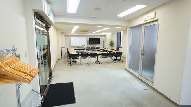 <スカイラークビル8階貸会議室>小田原駅徒歩1分🚃高速光回線Wi-Fi📶大型モニター🖥️会議/セミナー/研修/撮影の写真15