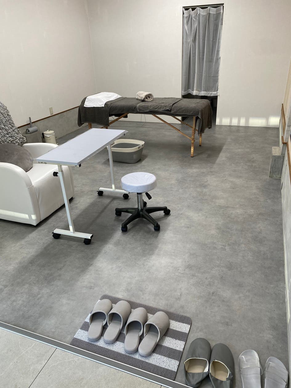 駐車場2台無料！美容、整体、マッサージの施術にピッタリのサロンの写真4