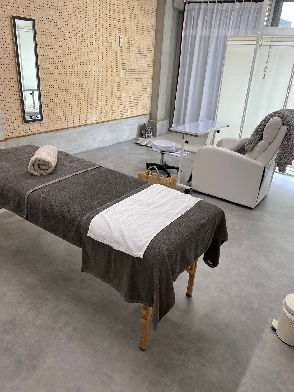 駐車場2台無料！美容、整体、マッサージの施術にピッタリのサロンの写真6