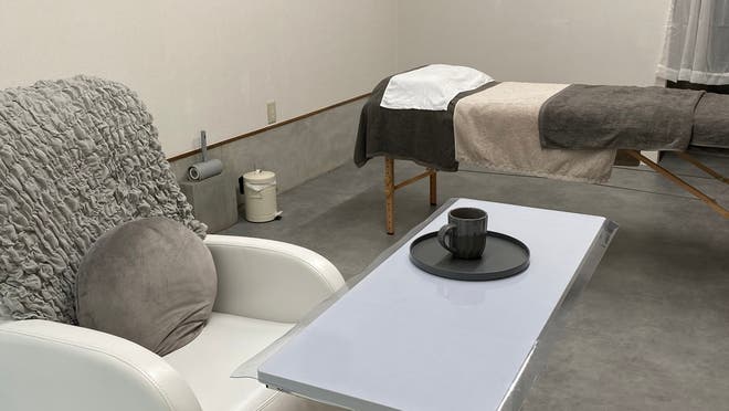 駐車場2台無料!美容、整体、マッサージの施術にピッタリのサロンの写真2