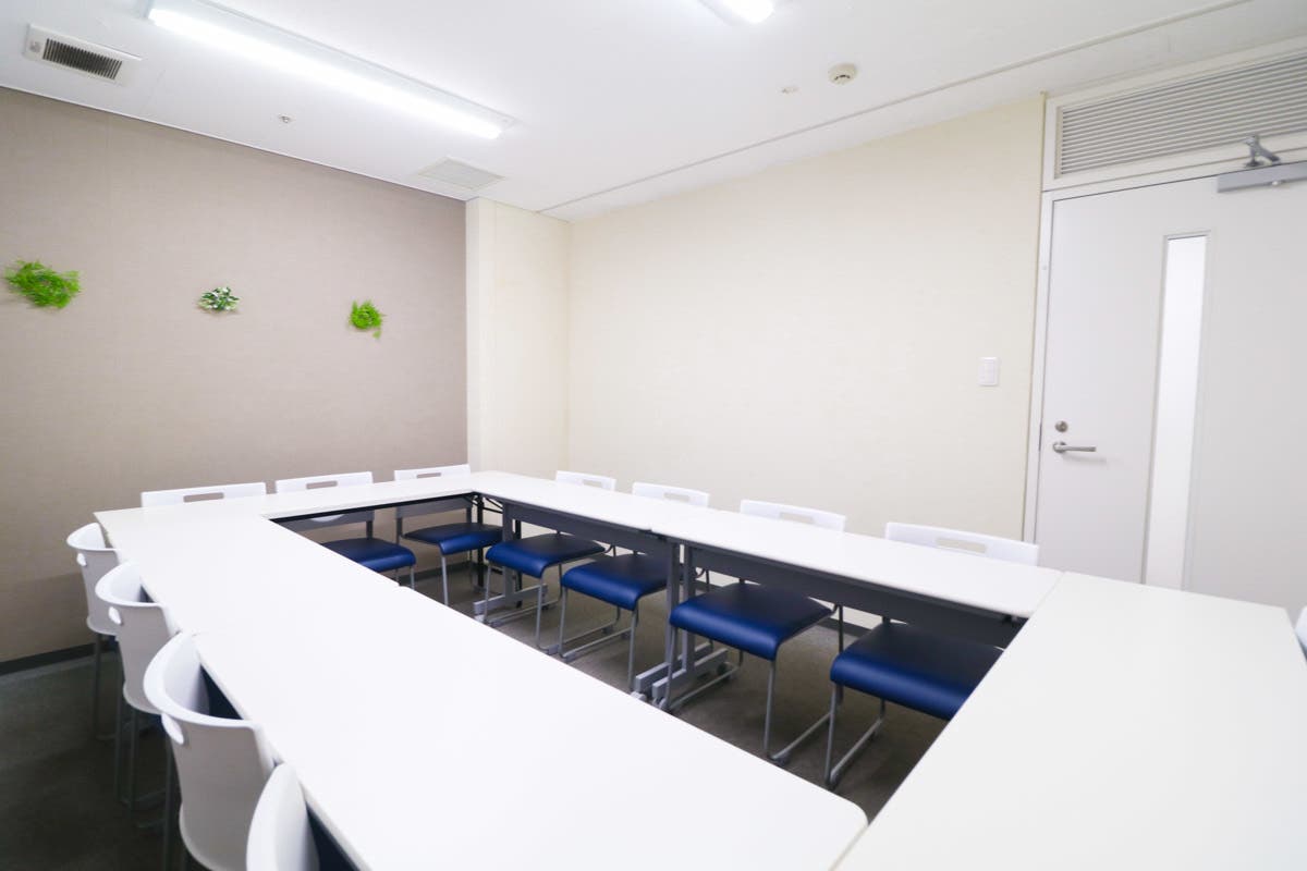 【梅田駅地下直結で最高の立地！大阪駅前第２ビル！14名利用可】大型モニター・WiFi全て無料！ふれあい貸し会議室 梅田No123の写真6