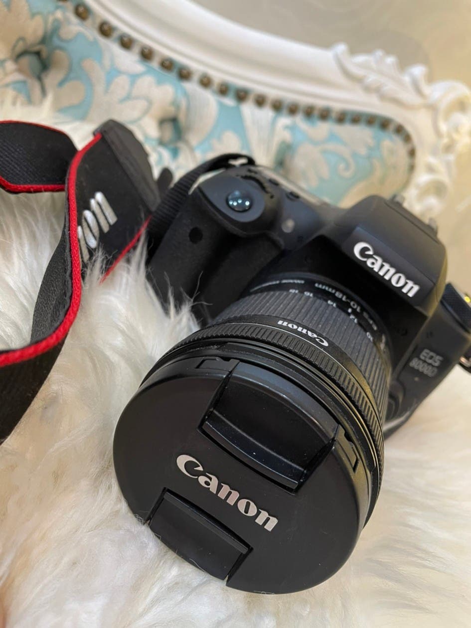 カメラ【CANON D8000】の画像1